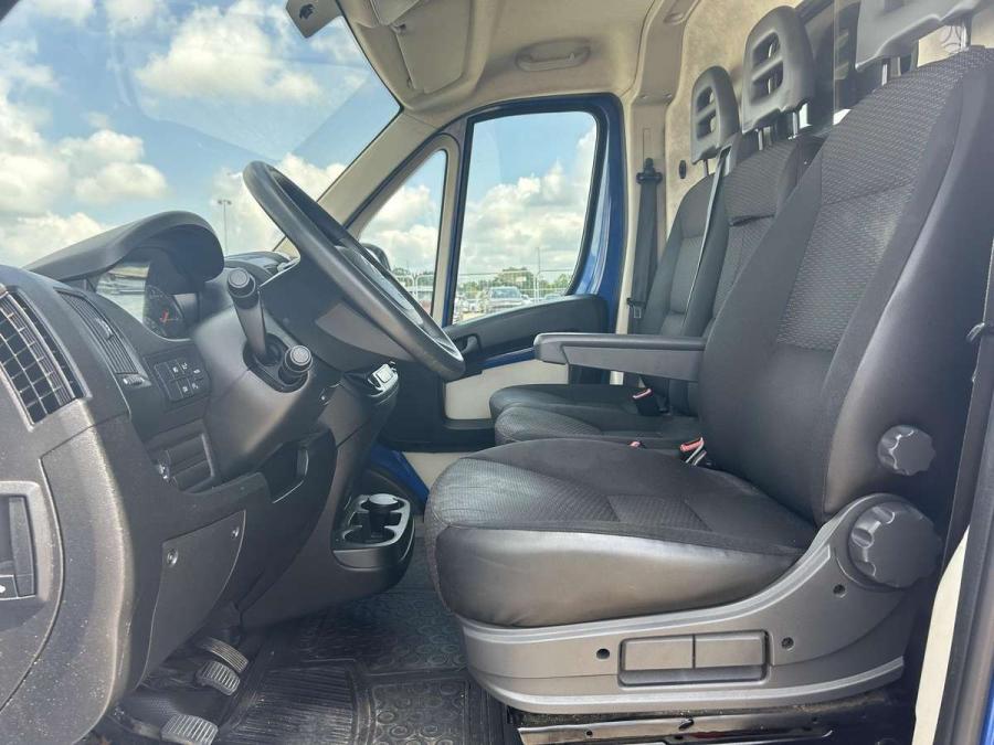 Blue Citroen Jumper 2019 in Vilnius, with an engine capacity of 2.00 L and mileage of 115 thousand km for 15125 €, photo 16 on AUTOMOTO.COM.LV