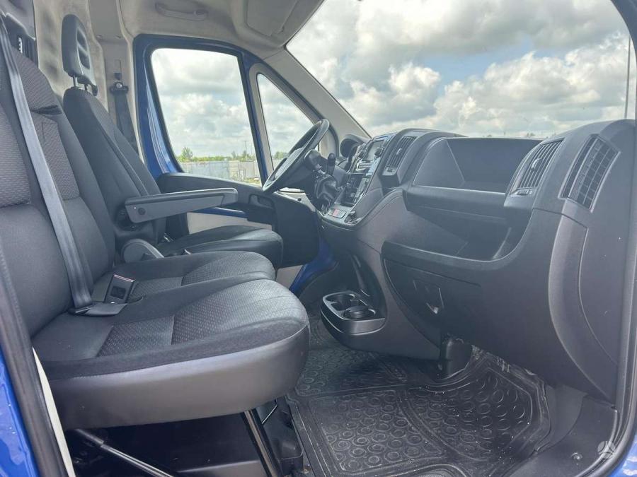 Blue Citroen Jumper 2019 in Vilnius, with an engine capacity of 2.00 L and mileage of 115 thousand km for 15125 €, photo 22 on AUTOMOTO.COM.LV