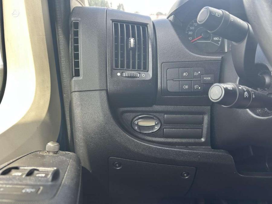 Blue Citroen Jumper 2019 in Vilnius, with an engine capacity of 2.00 L and mileage of 115 thousand km for 15125 €, photo 33 on AUTOMOTO.COM.LV