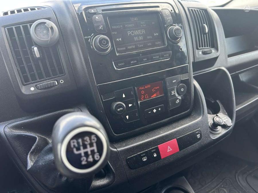 Blue Citroen Jumper 2019 in Vilnius, with an engine capacity of 2.00 L and mileage of 115 thousand km for 15125 €, photo 35 on AUTOMOTO.COM.LV