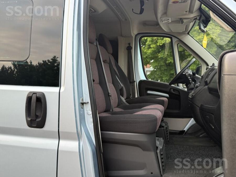 Zils Citroen Jumper 2012 Liepāja, ar dzinēja tilpumu 2.20 L un nobraukumu 154 tūkst. km par 9800 €, foto 15 vietnē AUTOMOTO.COM.LV