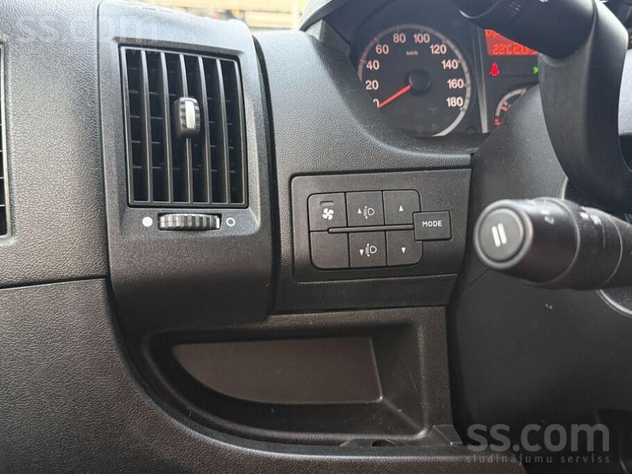 Zils Citroen Jumper 2012 Liepāja, ar dzinēja tilpumu 2.20 L un nobraukumu 154 tūkst. km par 9800 €, foto 18 vietnē AUTOMOTO.COM.LV