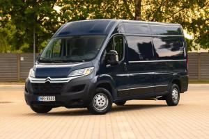 Zils Citroen Jumper 2020 Jelgava, ar dzinēja tilpumu 2.20 L un nobraukumu 179 tūkst. km par 12900 €, foto  vietnē AUTOMOTO.COM.LV