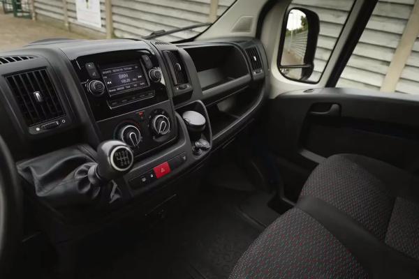 Zils Citroen Jumper 2020 Jelgava, ar dzinēja tilpumu 2.20 L un nobraukumu 179 tūkst. km par 12900 €, foto 9 vietnē AUTOMOTO.COM.LV