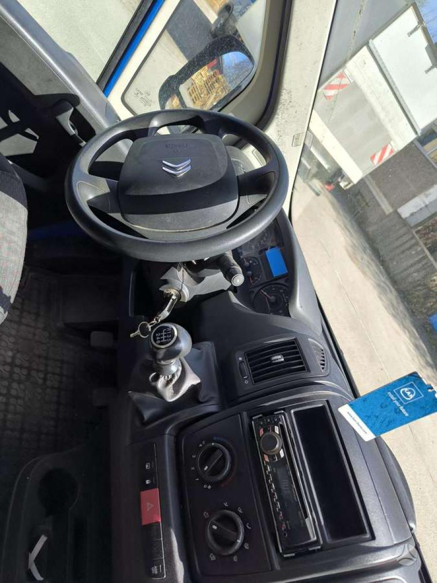 Blue Citroen Jumper 2021 in Panevezys, with an engine capacity of 0.00 L and mileage of 200 thousand km for 15000 €, photo 8 on AUTOMOTO.COM.LV