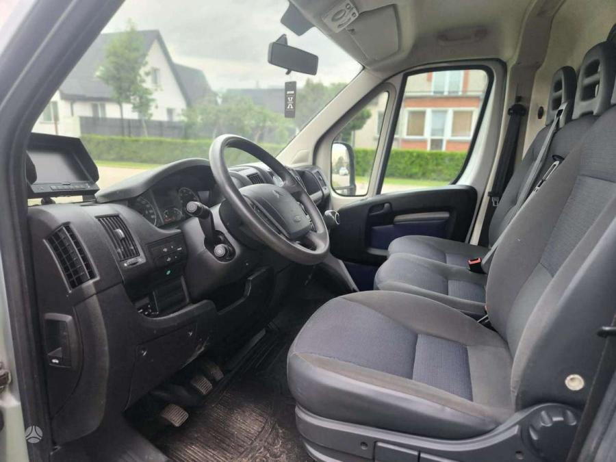 Grey Citroen Jumper 2014 in Siauliai, with an engine capacity of 2.20 L and mileage of 24 thousand km for 4899 €, photo 12 on AUTOMOTO.COM.LV