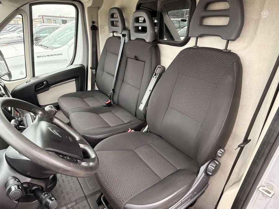 Pelēks Citroen Jumper 2018 Viļņa, ar dzinēja tilpumu 2.00 L un nobraukumu 174 tūkst. km par 10490 €, foto 8 vietnē AUTOMOTO.COM.LV