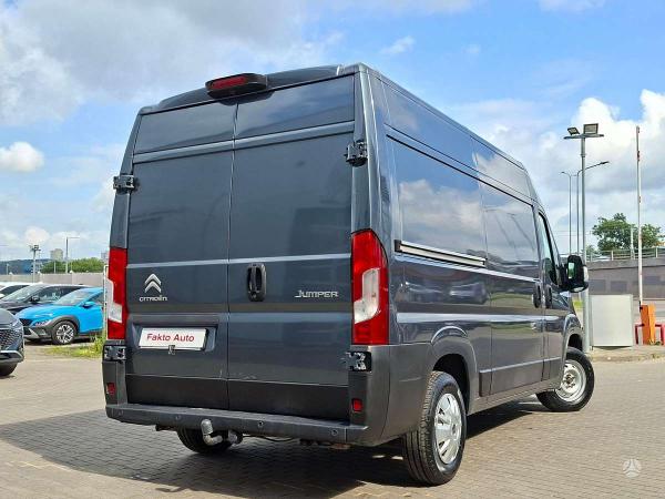 Pelēks Citroen Jumper 2021 Viļņa, ar dzinēja tilpumu 2.18 L un nobraukumu 66 tūkst. km par 16900 €, foto 4 vietnē AUTOMOTO.COM.LV