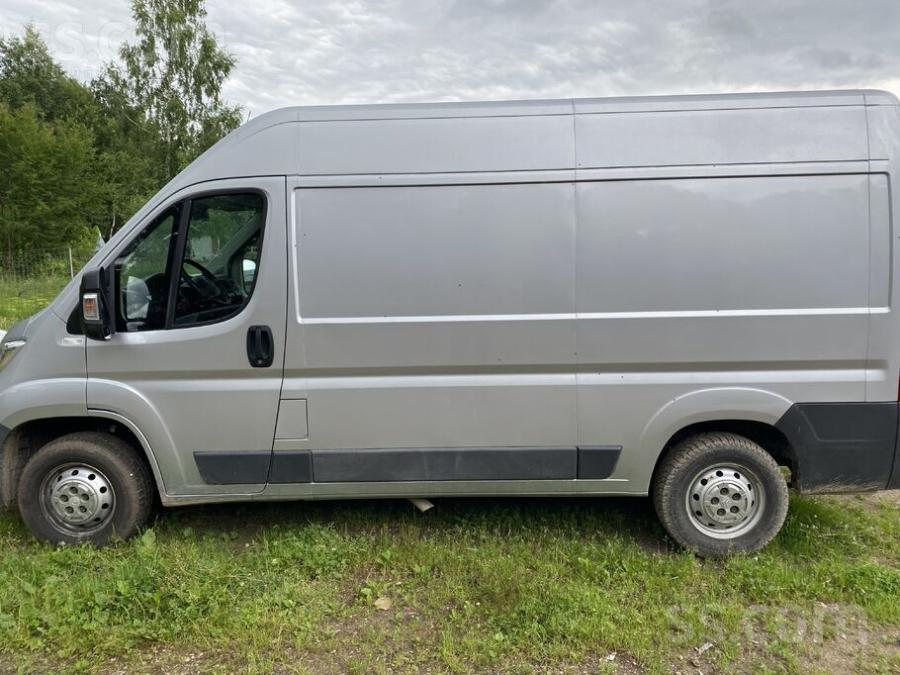 Pelēks Citroen Jumper 2014 Daugavpils, ar dzinēja tilpumu 2.20 L un nobraukumu 390 tūkst. km par 6500 €, foto 3 vietnē AUTOMOTO.COM.LV