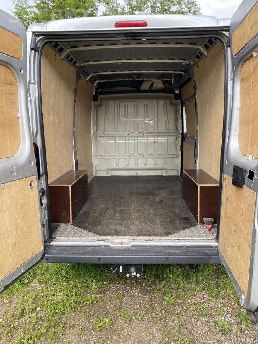 Pelēks Citroen Jumper 2014 Daugavpils, ar dzinēja tilpumu 2.20 L un nobraukumu 390 tūkst. km par 6500 €, foto 5 vietnē AUTOMOTO.COM.LV