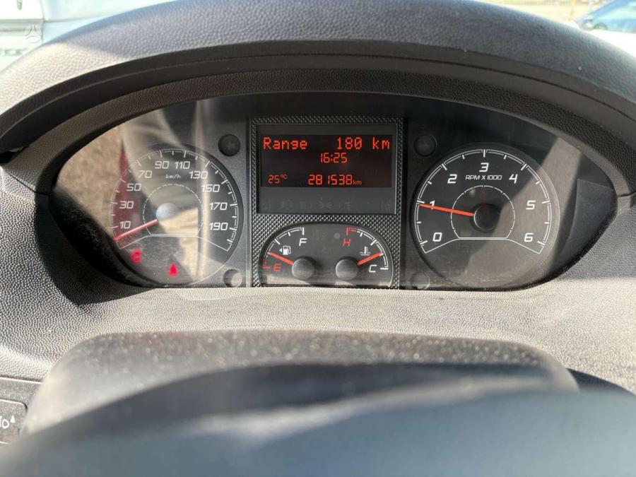 Sarkans Citroen Jumper 2015 Viļņa, ar dzinēja tilpumu 2.20 L un nobraukumu 286 tūkst. km par 6700 €, foto 24 vietnē AUTOMOTO.COM.LV