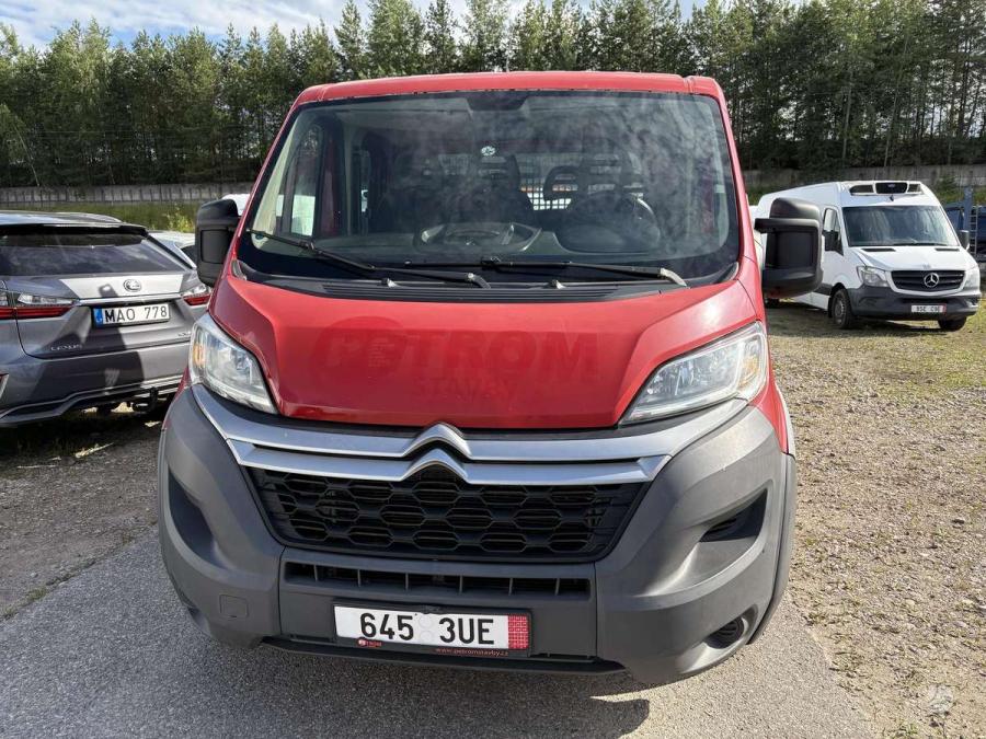 Red Citroen Jumper 2015 in Vilnius, with an engine capacity of 2.20 L and mileage of 285 thousand km for 6200 €, photo 3 on AUTOMOTO.COM.LV