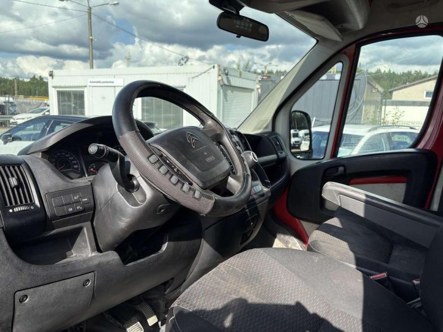 Red Citroen Jumper 2015 in Vilnius, with an engine capacity of 2.20 L and mileage of 285 thousand km for 6200 €, photo 11 on AUTOMOTO.COM.LV