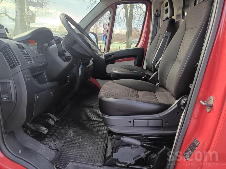 Red Citroen Jumper 2016 in Ogre, with an engine capacity of 2.20 L and mileage of 0 thousand km for 9000 €, photo 9 on AUTOMOTO.COM.LV