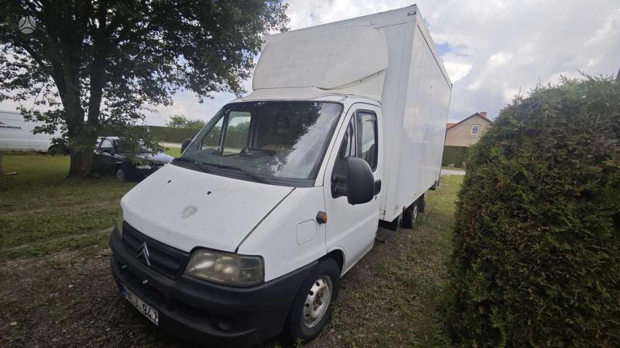 White Citroen Jumper 2004 in Druskininkai, with an engine capacity of 2.80 L and mileage of 250 thousand km for 2499 €, photo 3 on AUTOMOTO.COM.LV