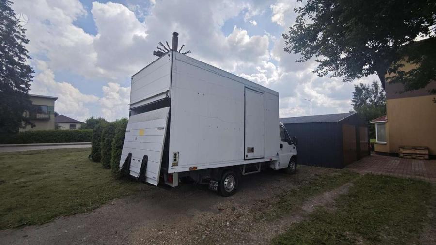 White Citroen Jumper 2004 in Druskininkai, with an engine capacity of 2.80 L and mileage of 250 thousand km for 2499 €, photo 4 on AUTOMOTO.COM.LV