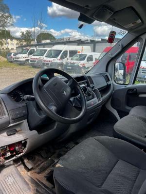 White Citroen Jumper 2008 in Jonava, with an engine capacity of 2.20 L and mileage of 290 thousand km for 3400 €, photo 8 on AUTOMOTO.COM.LV