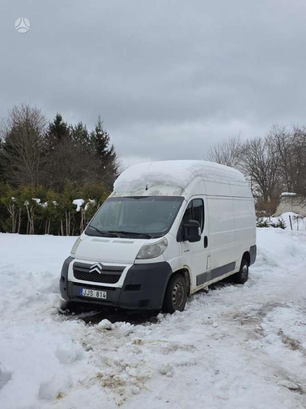 White Citroen Jumper 2009 in Kretinga, with an engine capacity of 2.20 L and mileage of 400 thousand km for 2300 €, photo 1 on AUTOMOTO.COM.LV