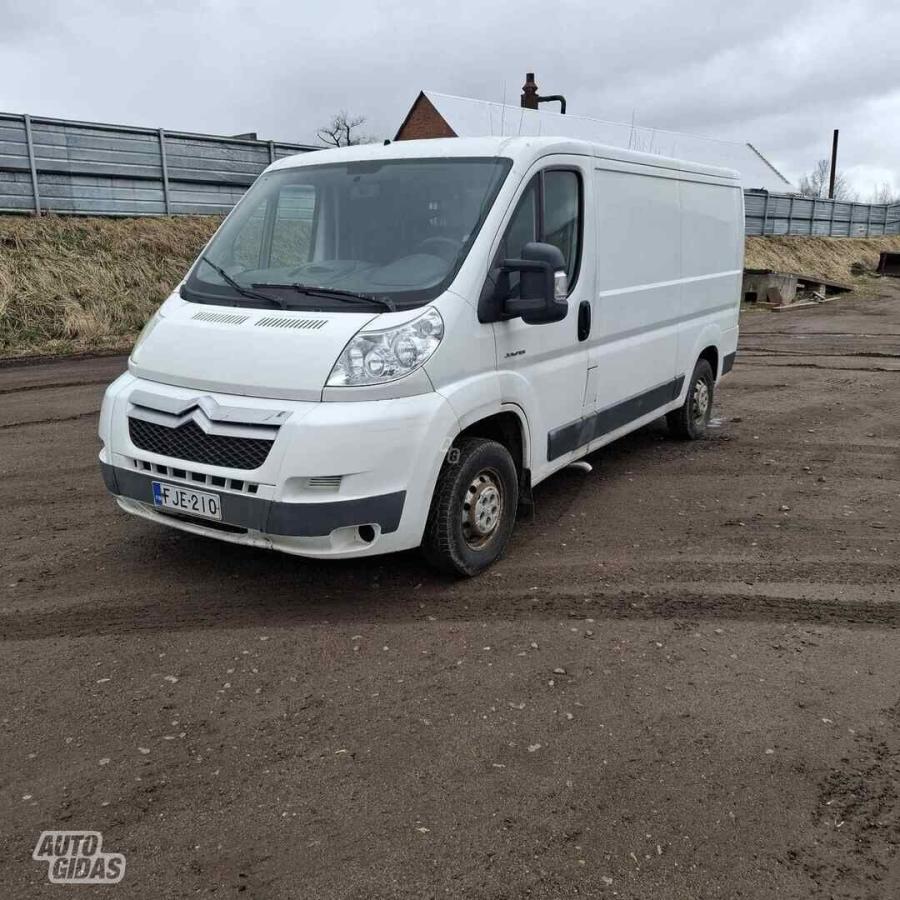 White Citroen Jumper 2009 in Raseiniai, with an engine capacity of 2.20 L and mileage of 338 thousand km for 2900 €, photo 4 on AUTOMOTO.COM.LV