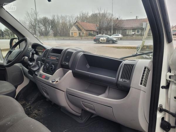 Balts Citroen Jumper 2010 Viļņa, ar dzinēja tilpumu 2.20 L un nobraukumu 353 tūkst. km par 3950 €, foto 10 vietnē AUTOMOTO.COM.LV