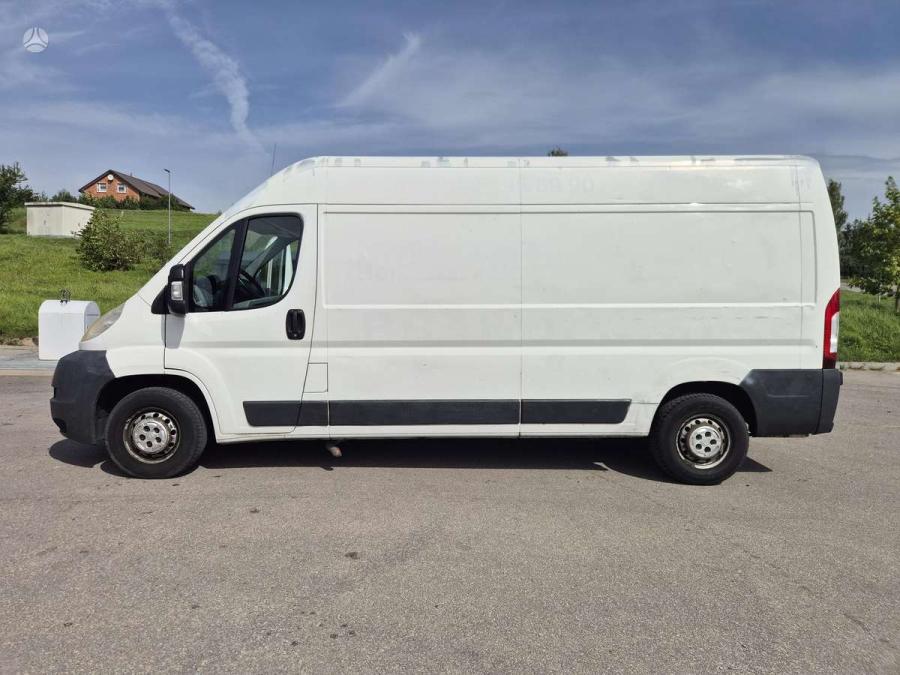 White Citroen Jumper 2010 in Alytus, with an engine capacity of 2.20 L and mileage of 204 thousand km for 5200 €, photo 3 on AUTOMOTO.COM.LV