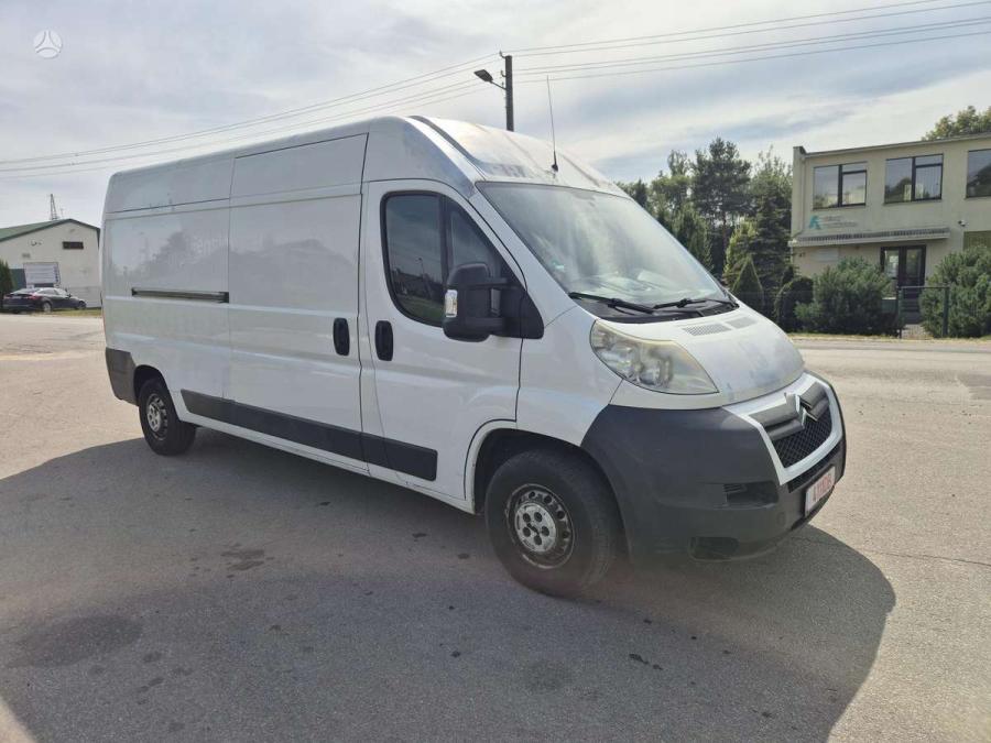 White Citroen Jumper 2010 in Alytus, with an engine capacity of 2.20 L and mileage of 204 thousand km for 5200 €, photo 5 on AUTOMOTO.COM.LV