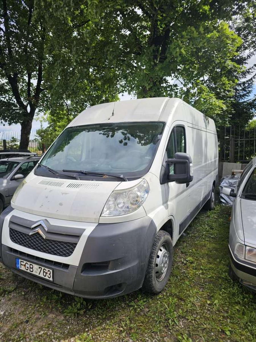 White Citroen Jumper 2011 in Plunge, with an engine capacity of 2.20 L and mileage of 250 thousand km for 1100 €, photo 1 on AUTOMOTO.COM.LV