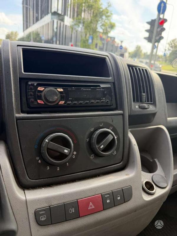 Balts Citroen Jumper 2011 Viļņa, ar dzinēja tilpumu 2.20 L un nobraukumu 281 tūkst. km par 1850 €, foto 8 vietnē AUTOMOTO.COM.LV