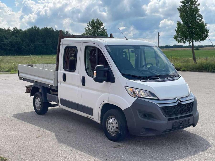 White Citroen Jumper 2014 in Ukmerge, with an engine capacity of 2.20 L and mileage of 135 thousand km for 4700 €, photo 3 on AUTOMOTO.COM.LV