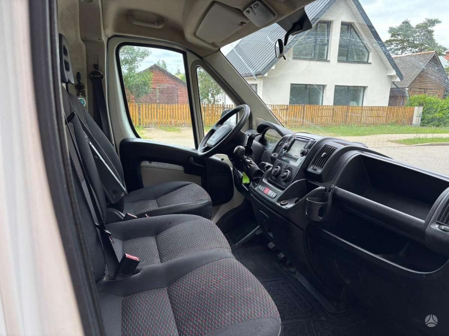 White Citroen Jumper 2014 in Marijampole, with an engine capacity of 2.20 L and mileage of 277 thousand km for 5400 €, photo 5 on AUTOMOTO.COM.LV
