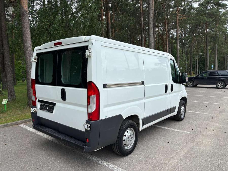 White Citroen Jumper 2014 in Marijampole, with an engine capacity of 2.20 L and mileage of 277 thousand km for 5400 €, photo 9 on AUTOMOTO.COM.LV