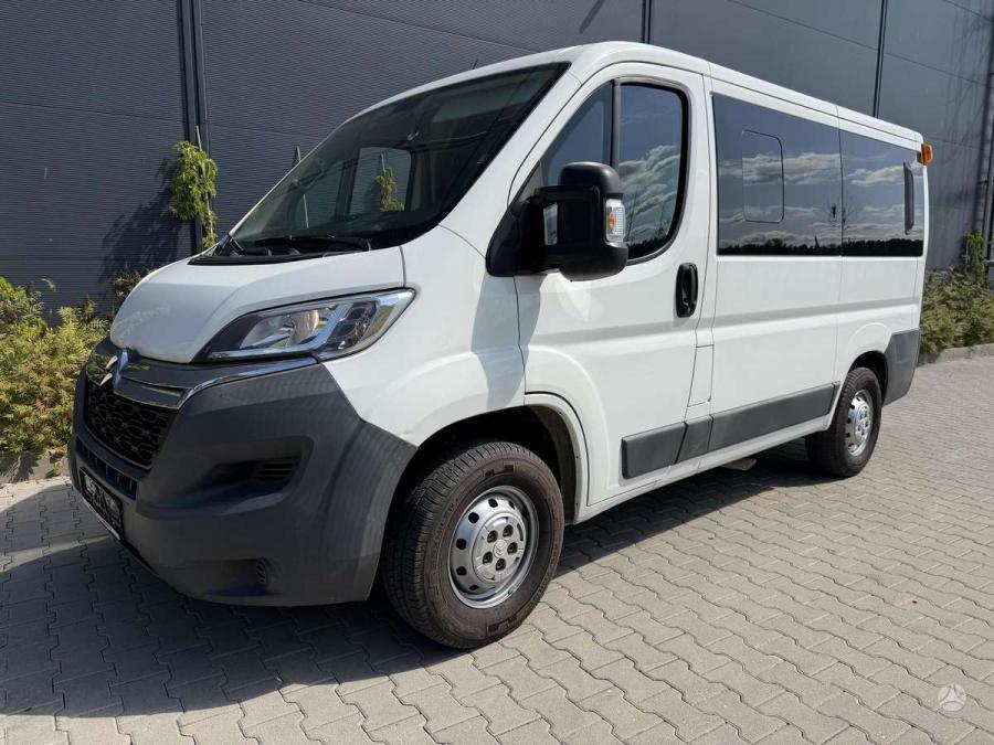 White Citroen Jumper 2017 in Vilnius, with an engine capacity of 2.00 L and mileage of 200 thousand km for 11999 €, photo 1 on AUTOMOTO.COM.LV