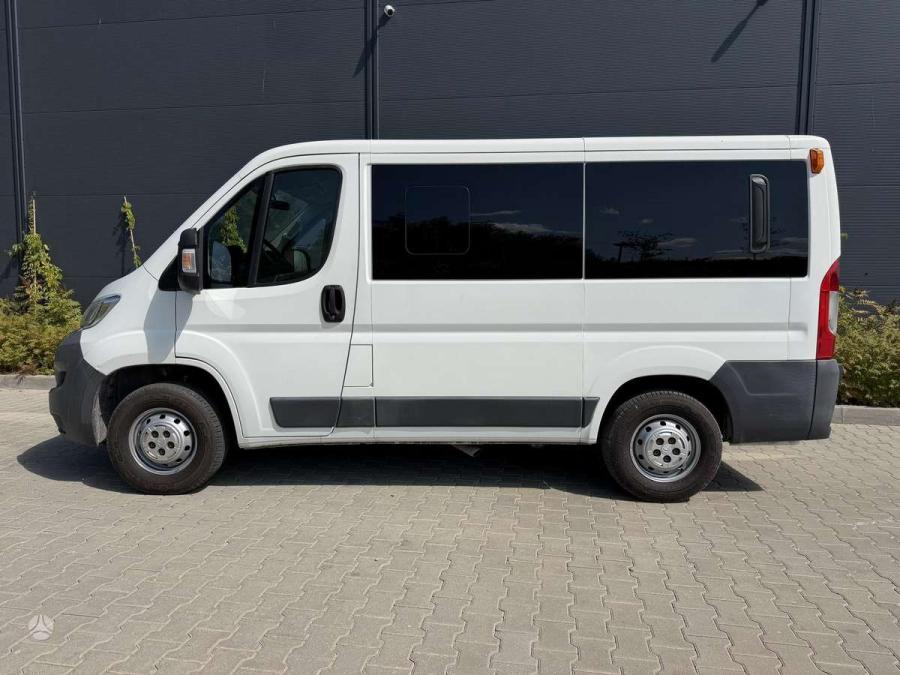 White Citroen Jumper 2017 in Vilnius, with an engine capacity of 2.00 L and mileage of 200 thousand km for 11999 €, photo 5 on AUTOMOTO.COM.LV