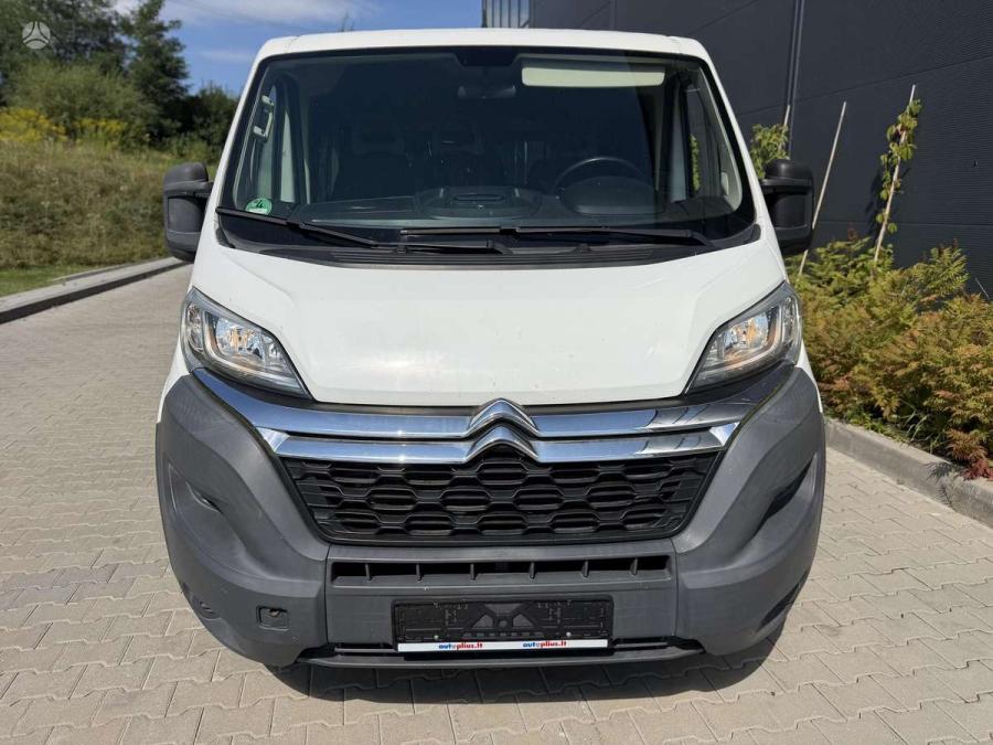 White Citroen Jumper 2017 in Vilnius, with an engine capacity of 2.00 L and mileage of 200 thousand km for 11999 €, photo 7 on AUTOMOTO.COM.LV