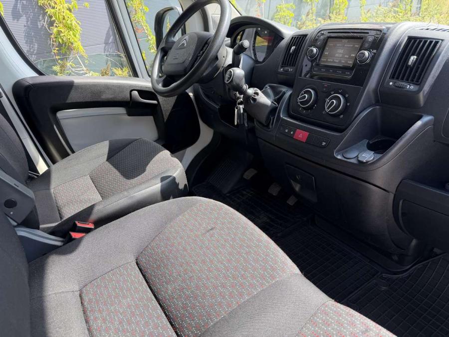 White Citroen Jumper 2017 in Vilnius, with an engine capacity of 2.00 L and mileage of 200 thousand km for 11999 €, photo 14 on AUTOMOTO.COM.LV