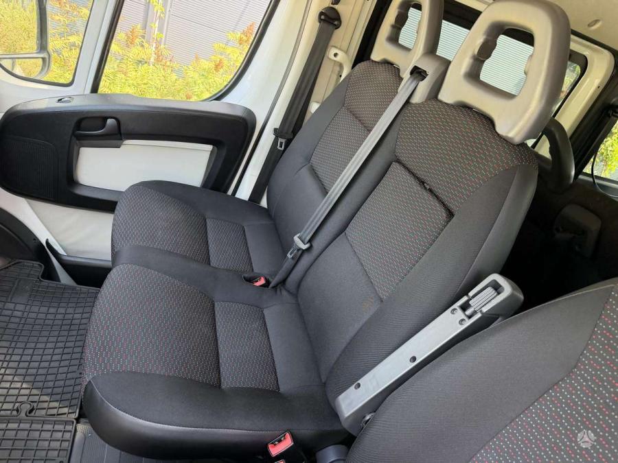 White Citroen Jumper 2017 in Vilnius, with an engine capacity of 2.00 L and mileage of 200 thousand km for 11999 €, photo 19 on AUTOMOTO.COM.LV