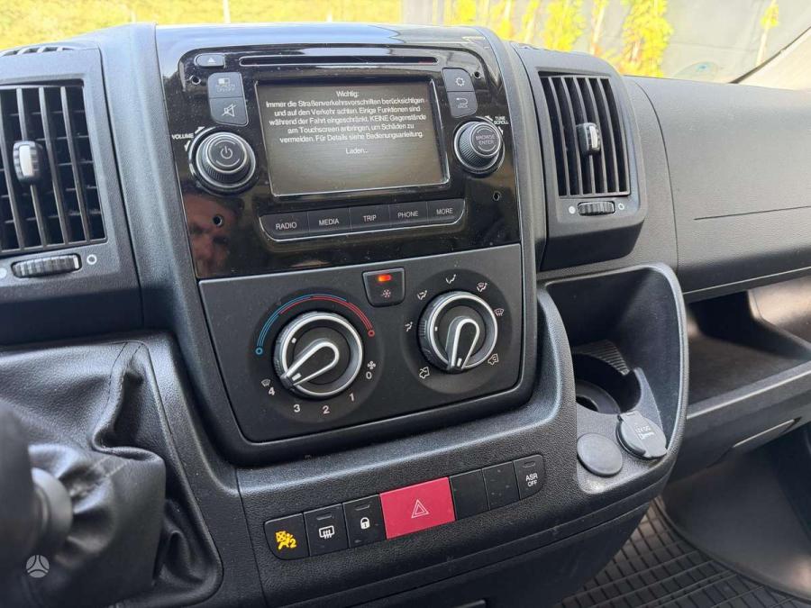 White Citroen Jumper 2017 in Vilnius, with an engine capacity of 2.00 L and mileage of 200 thousand km for 11999 €, photo 20 on AUTOMOTO.COM.LV
