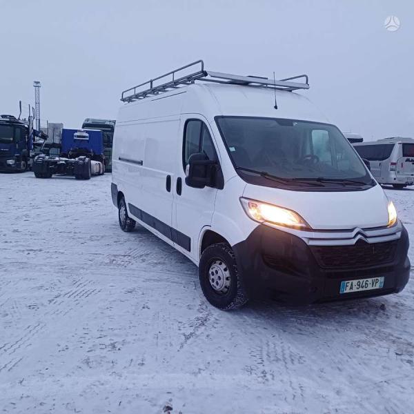 White Citroen Jumper 2018 in Taurage, with an engine capacity of 2.00 L and mileage of 203 thousand km for 8000 €, photo 7 on AUTOMOTO.COM.LV