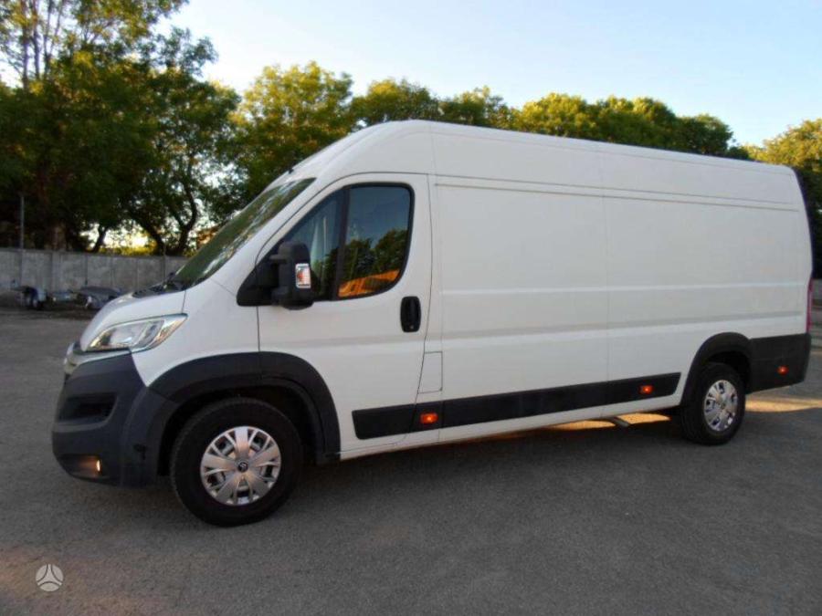 White Citroen Jumper 2018 in Siauliai, with an engine capacity of 2.00 L and mileage of 64 thousand km for 13900 €, photo 1 on AUTOMOTO.COM.LV