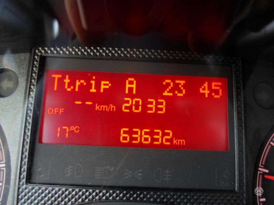 White Citroen Jumper 2018 in Siauliai, with an engine capacity of 2.00 L and mileage of 64 thousand km for 13900 €, photo 3 on AUTOMOTO.COM.LV