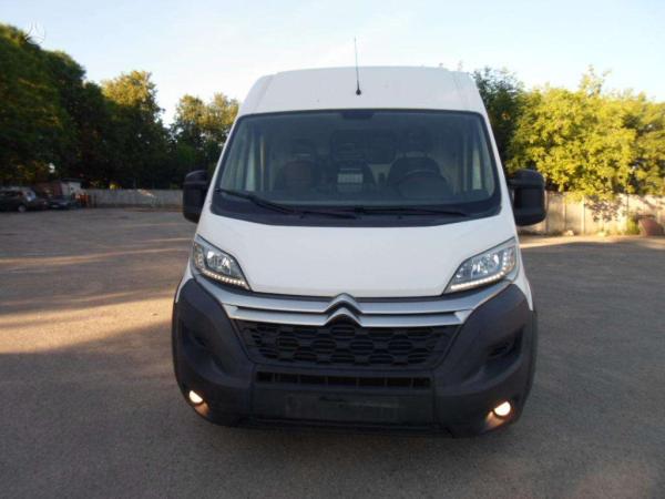 White Citroen Jumper 2018 in Siauliai, with an engine capacity of 2.00 L and mileage of 64 thousand km for 13900 €, photo 6 on AUTOMOTO.COM.LV