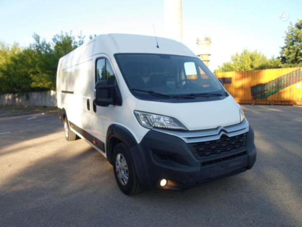 White Citroen Jumper 2018 in Siauliai, with an engine capacity of 2.00 L and mileage of 64 thousand km for 13900 €, photo 7 on AUTOMOTO.COM.LV