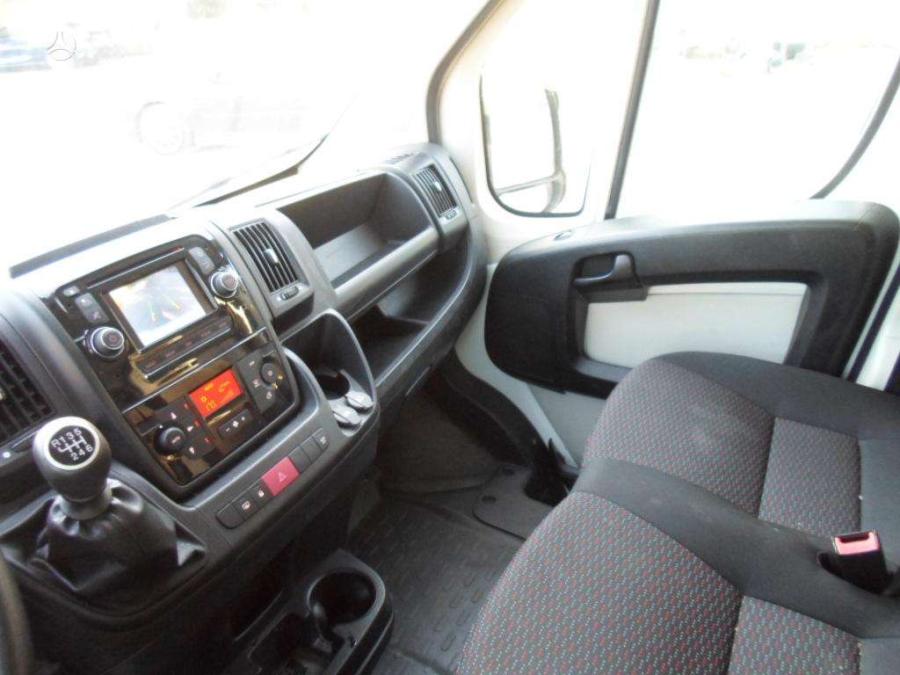 White Citroen Jumper 2018 in Siauliai, with an engine capacity of 2.00 L and mileage of 64 thousand km for 13900 €, photo 17 on AUTOMOTO.COM.LV