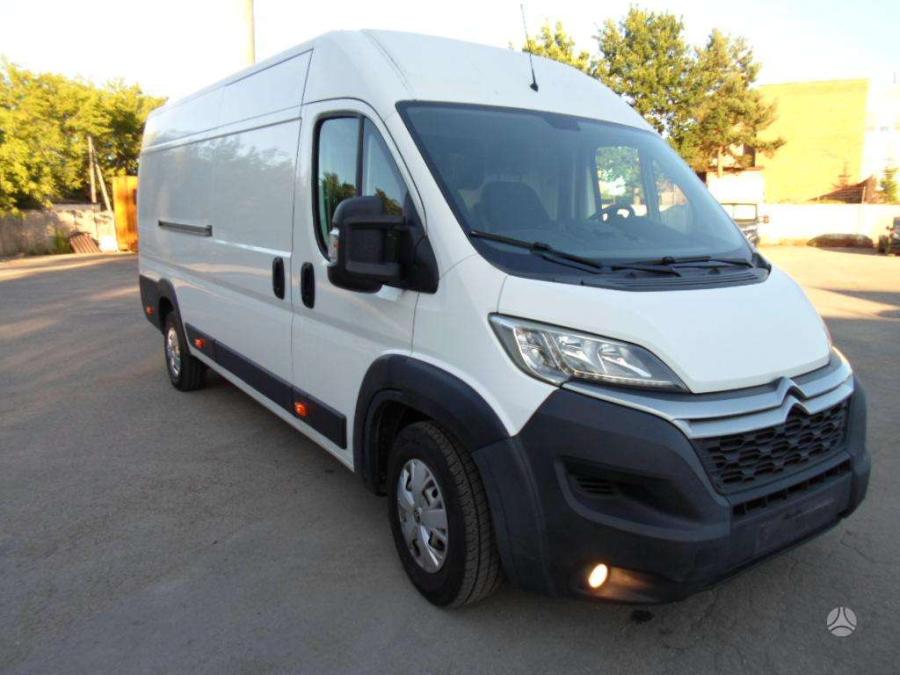 White Citroen Jumper 2018 in Siauliai, with an engine capacity of 2.00 L and mileage of 64 thousand km for 13900 €, photo 19 on AUTOMOTO.COM.LV