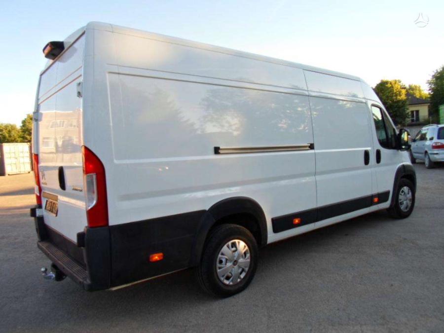 White Citroen Jumper 2018 in Siauliai, with an engine capacity of 2.00 L and mileage of 64 thousand km for 13900 €, photo 21 on AUTOMOTO.COM.LV