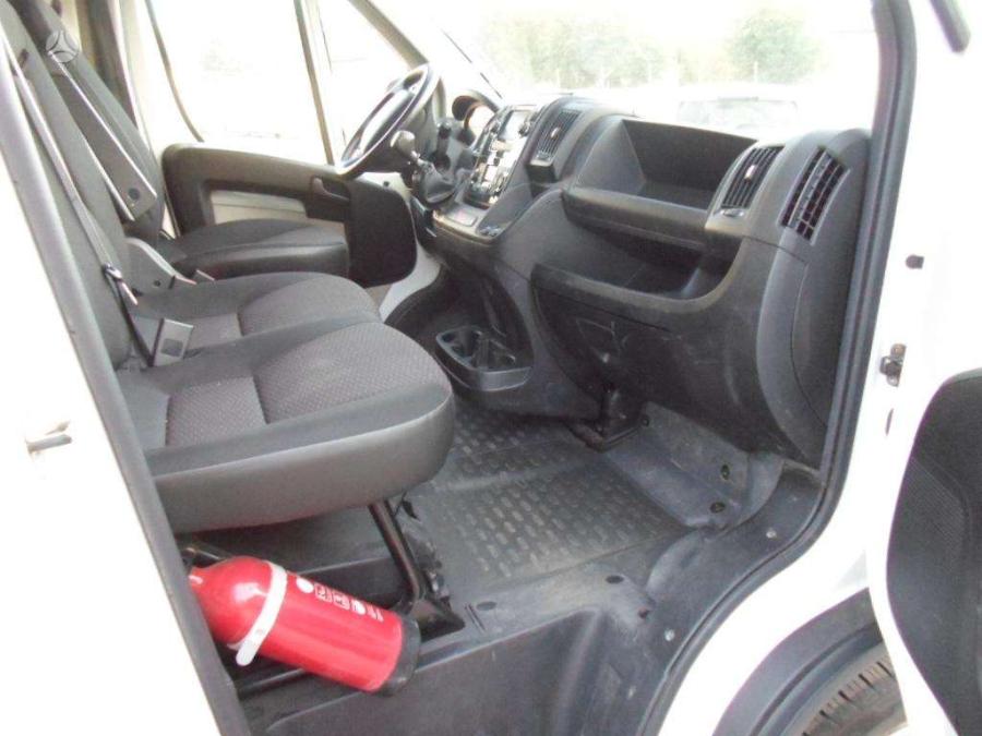 White Citroen Jumper 2018 in Siauliai, with an engine capacity of 2.00 L and mileage of 64 thousand km for 13900 €, photo 25 on AUTOMOTO.COM.LV