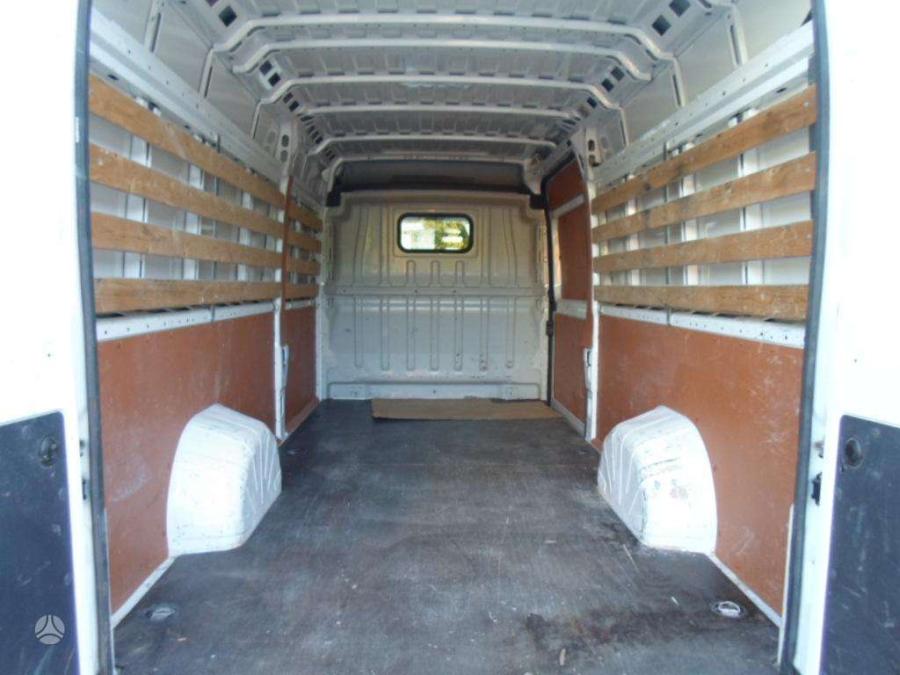 White Citroen Jumper 2018 in Siauliai, with an engine capacity of 2.00 L and mileage of 64 thousand km for 13900 €, photo 26 on AUTOMOTO.COM.LV