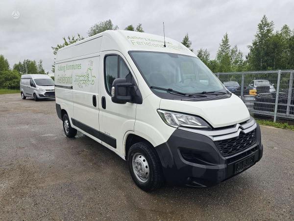 White Citroen Jumper 2018 in Pakruojis, with an engine capacity of 2.00 L and mileage of 258 thousand km for 7900 €, photo 2 on AUTOMOTO.COM.LV