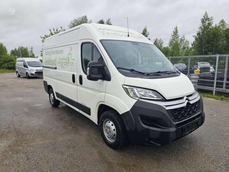 White Citroen Jumper 2018 in Pakruojis, with an engine capacity of 2.00 L and mileage of 258 thousand km for 7900 €, photo 3 on AUTOMOTO.COM.LV