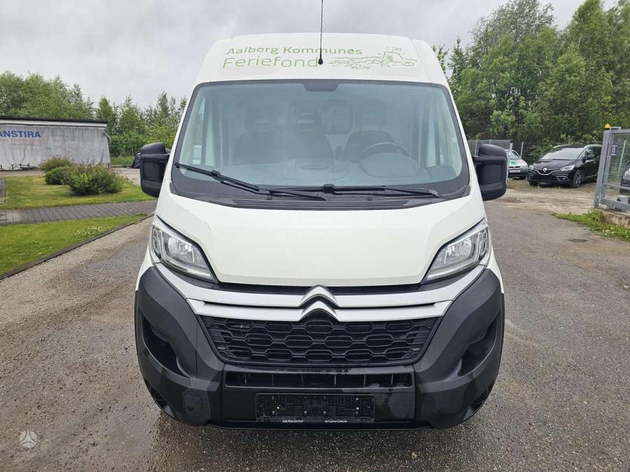White Citroen Jumper 2018 in Pakruojis, with an engine capacity of 2.00 L and mileage of 258 thousand km for 7900 €, photo 4 on AUTOMOTO.COM.LV